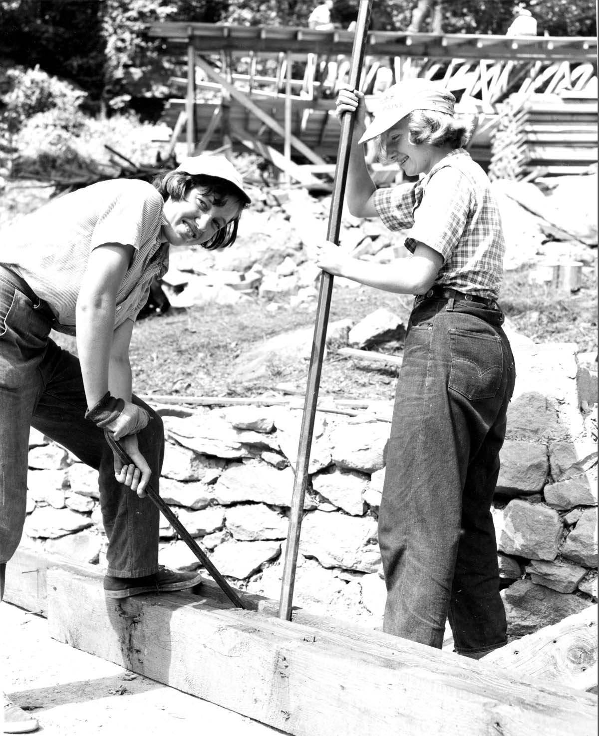 ELLEN GUNDERSEN AND JIM WOLFE Volunteers - Pine Mountain Settlement School